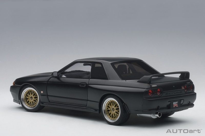AUTOART NISSAN SKYLINE GT-R (R32) 1:18